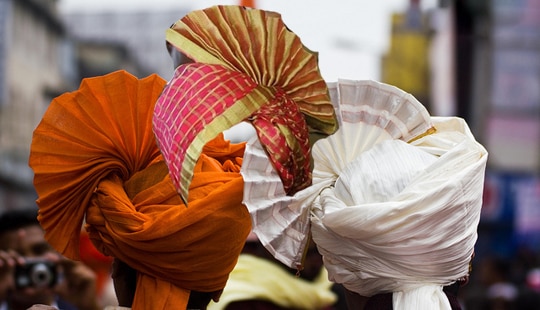 डोक्यावर फेटे मिरविलेत, चक्क पालिकेला ७७ हजारांचा भुर्दंड | Exclusive ...