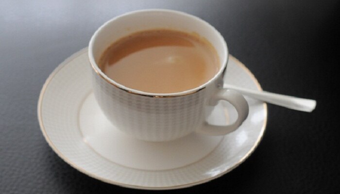 सकाळी रिकाम्यापोटी चहा पिण्याचे तोटे | हेल्थ News in Marathi