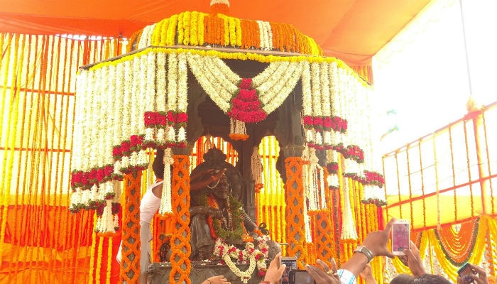 रायगडावर उभा राहिला 16 फूट उंचीचा महादरवाजा | महाराष्ट्र बातम्या News ...