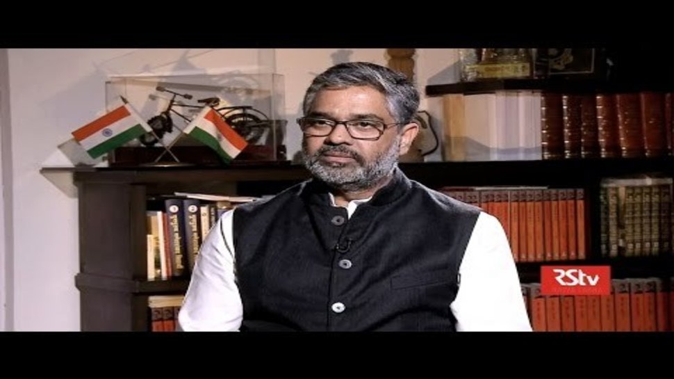 संसदेत १९ मिनिटांचे भाषण करण्यासाठी खासदाराला लागले १५ तास | Mp neeraj ...