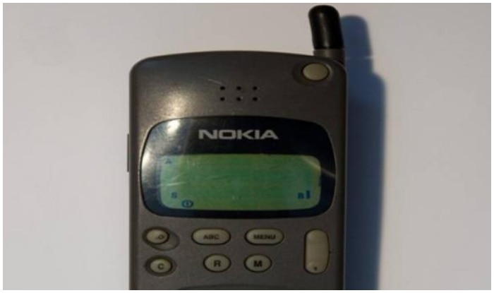 २५ वर्षानंतर नव्या अवतारात परततोय Nokia 2010 | nokia-2010-will-come ...