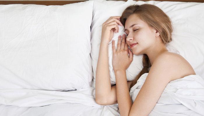 ...म्हणून झोपण्यासाठी अंथरुणावर लवकर जावं | Go early On bed For sleep