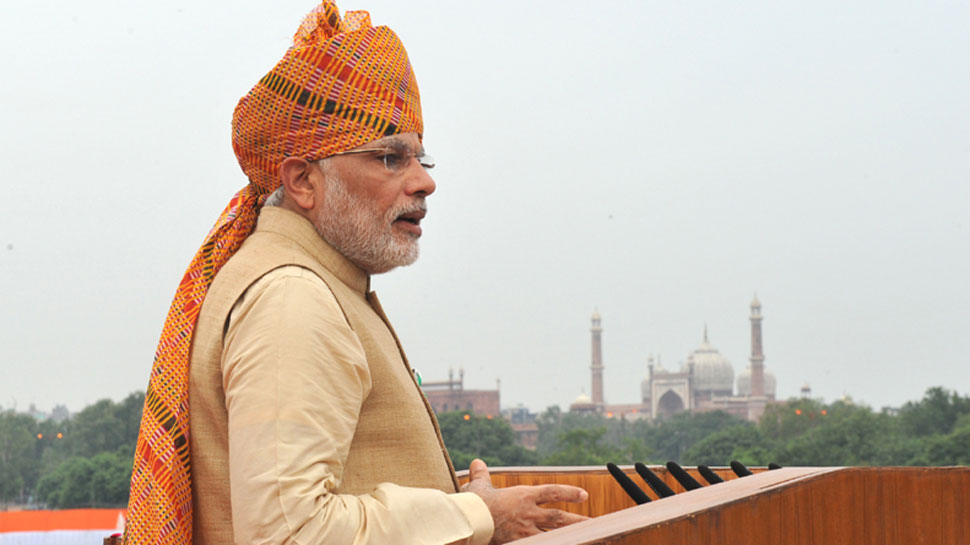 Pm modi hoisting flag on red fort second time in Year