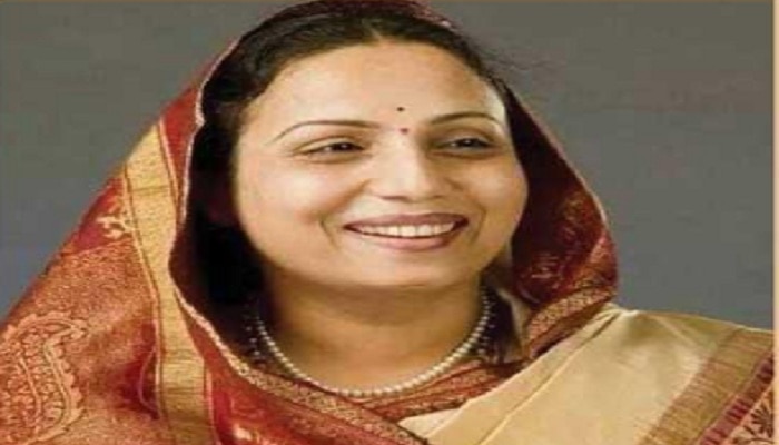 राष्ट्रवादीच्या माजी खासदार निवेदिता माने शिवसेनेत | NCP Ex MP Nivedita ...