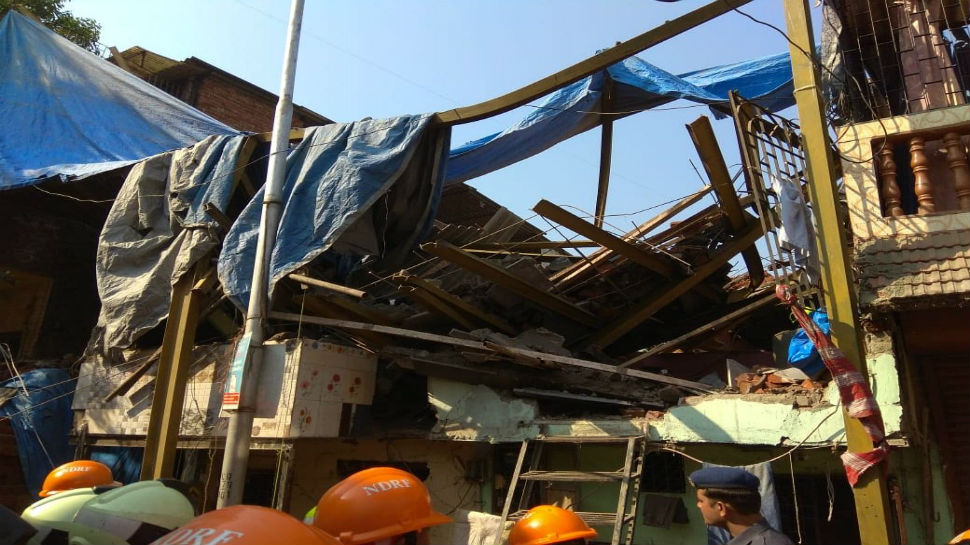 गोरेगाव येथे इमारत कोसळली, एकाचा मृत्यू | goregaon building collapse