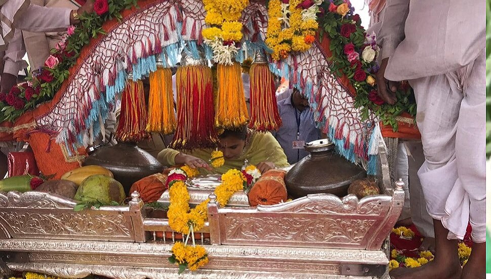 इंदापुरात पार पडलं तुकोबांच्या पालखीचं दुसरं रिंगण! | anandwari | gol ...