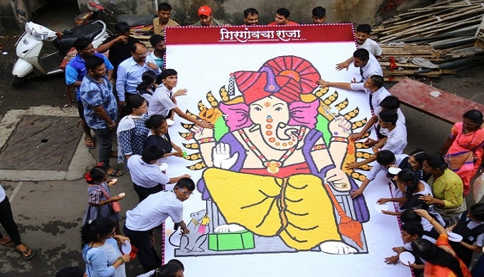 दिव्यांग विद्यार्थ्यांनी उभारले बाप्पाचे १२८ चौ. फुटांचे कागदी कोलाज ...