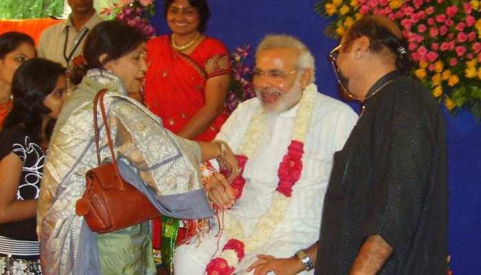 २५ वर्षांपासून पंतप्रधान मोदींना राखी बांधते 'ही' पाकिस्तानी महिला | pm ...