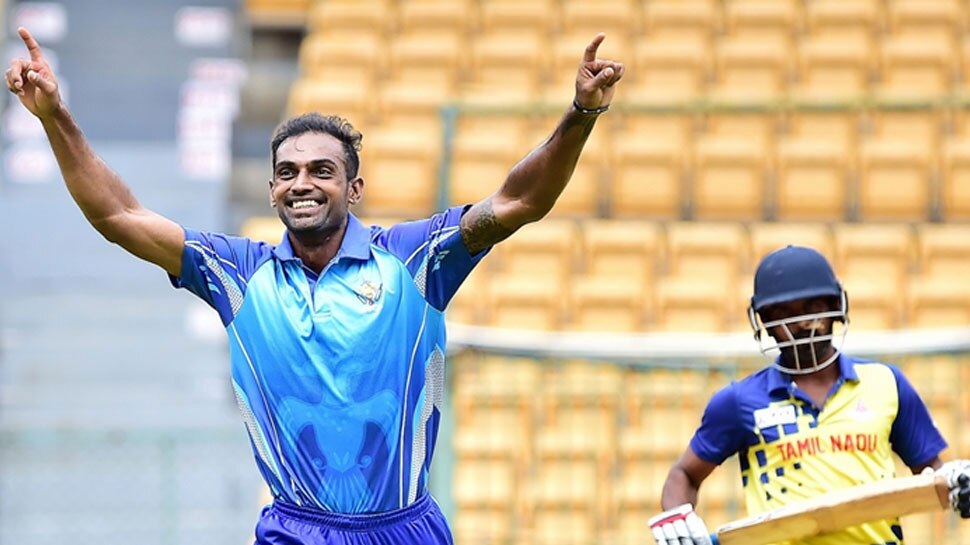 ६ बॉलमध्ये ५ विकेट, अभिमन्यू मिथुनचं वादळ | abhimanyu-mithun-takes-hat ...