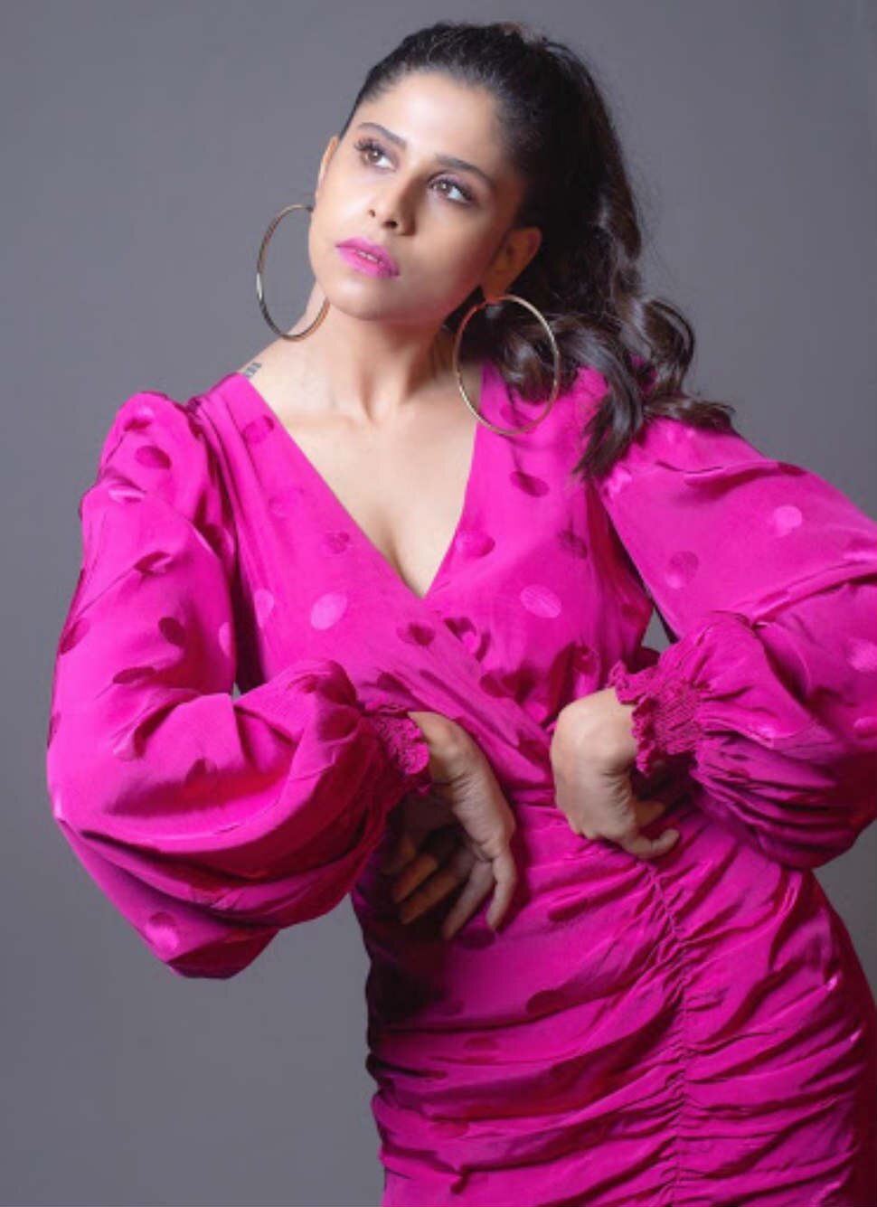 नेटकऱ्यांना घायाळ करतोय सईचा Pinkwink लूक | Marathi actress sai ...