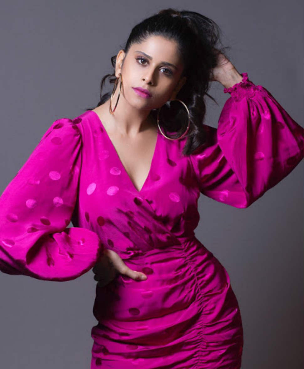 नेटकऱ्यांना घायाळ करतोय सईचा Pinkwink लूक | Marathi actress sai ...