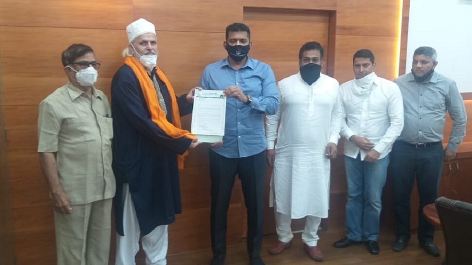 धार्मिक स्थळं सुरु करण्याबाबत सरकार लवकरच निर्णय घेणार: पालकमंत्री ...