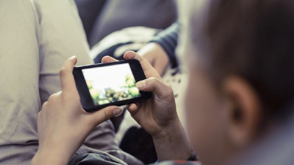Online Mobile Game Is Bad Habit In Children