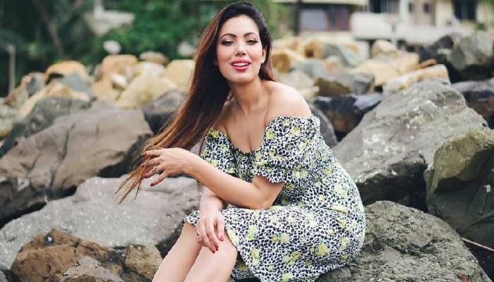 Taarak Mehta fame munmun datta bold photo tappu comment