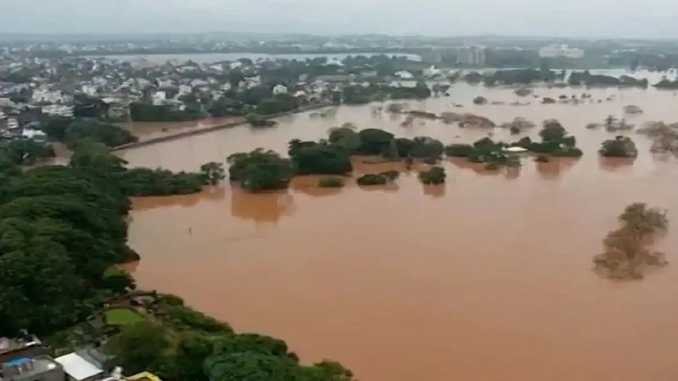 more than hundred villages has disconnected due to Kolhapur Flood