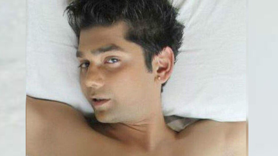 for nude yoga practice YOGA GURU vivek mishra get offered by bigg boss OTT