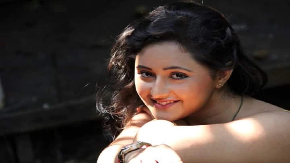 rashami desai shares glamorous photos in deep neck dress fans goes crazy