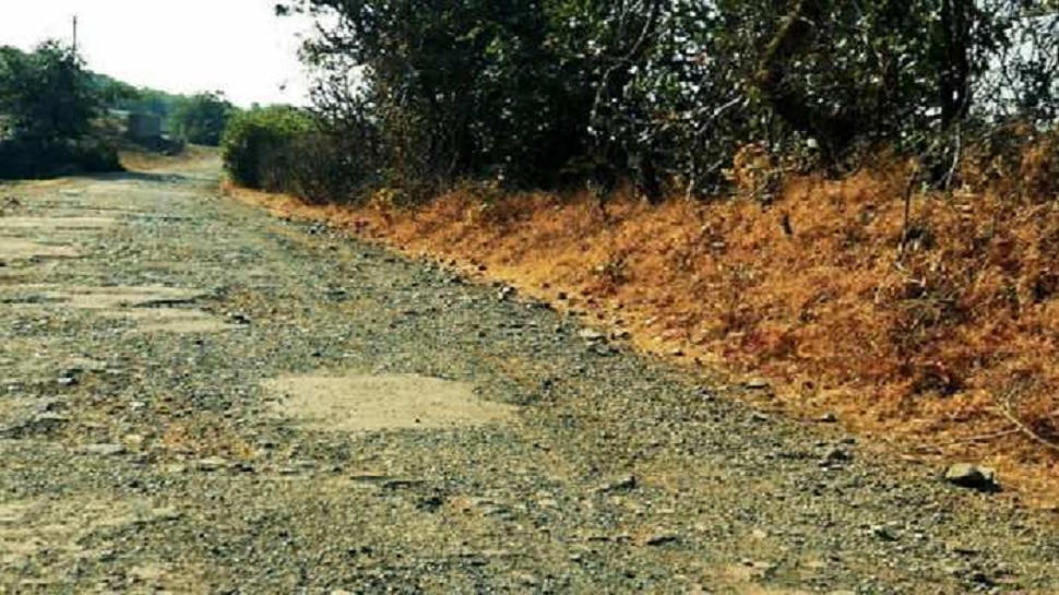 Villagers questioning to Contractor about quality of bad road ...