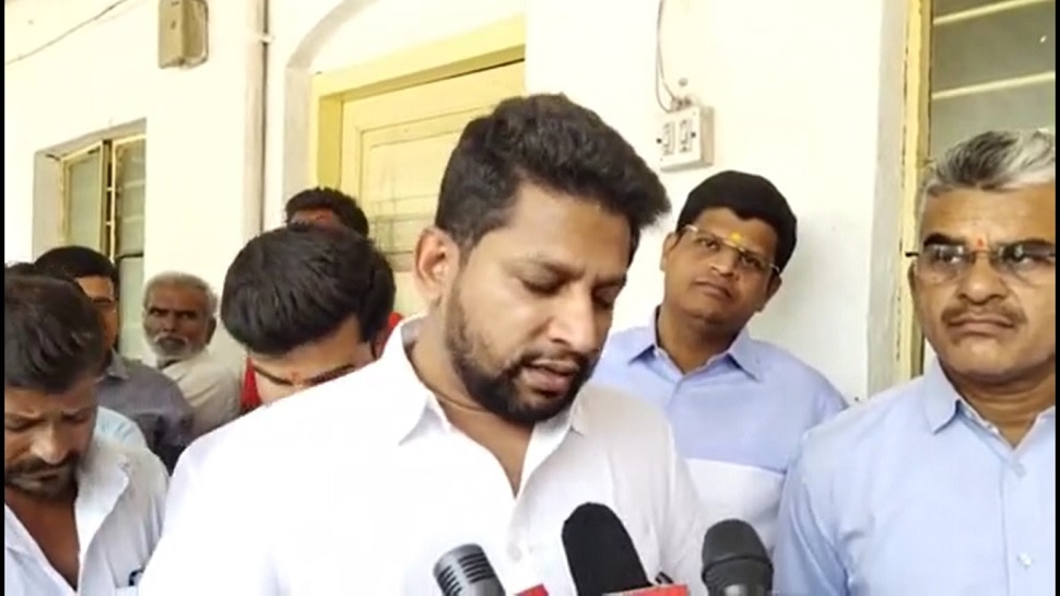 Whose wedding is in the lead and who is the unmarried bride? What ...