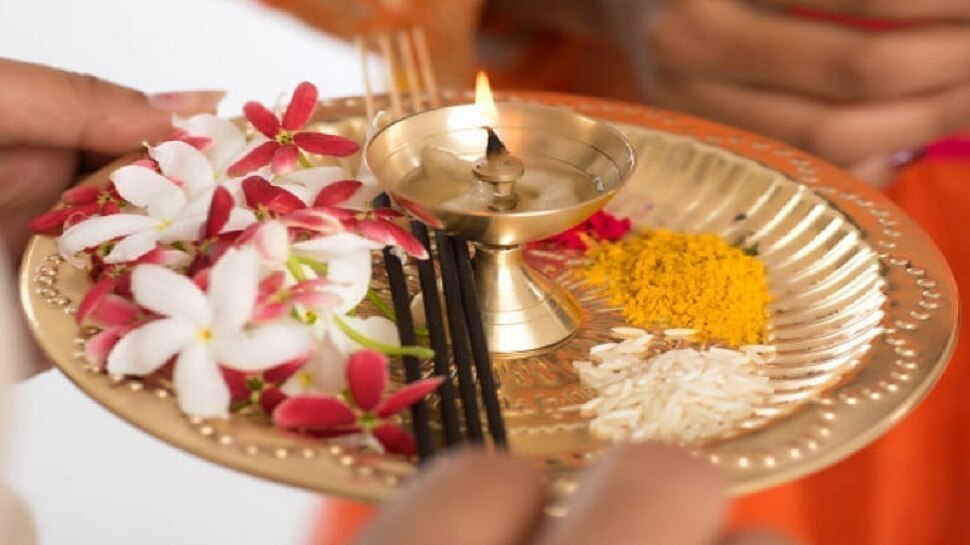 vastu shastra tips for house temple and oil or ghee lamp mandirat oil ...