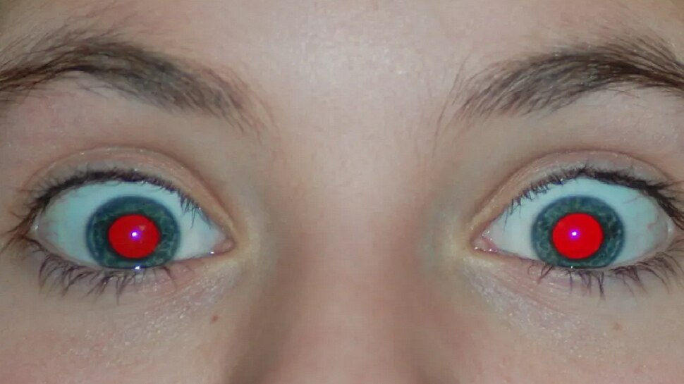 fact about camera why does red spot come on eyes after clicking photos ...