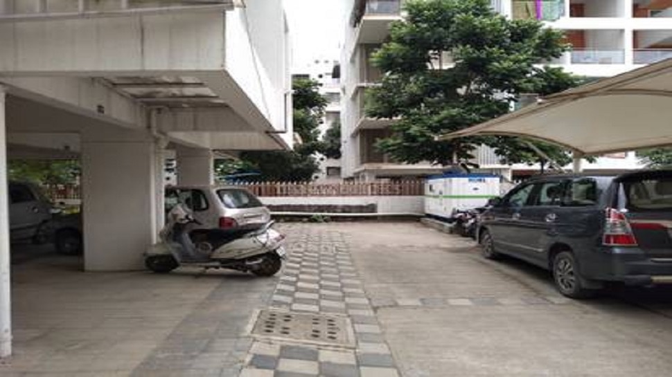 फ्लॅटधारकांना पार्किंग स्पेस विकणे बेकायदेशीर; यासंबधी अधिकार फक्त ...