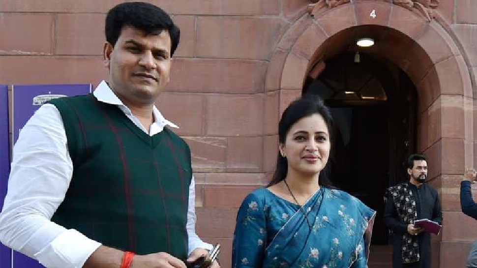 Navneet Rana and Ravi Rana face off ncp in Vidarbha over hanuman chalisa