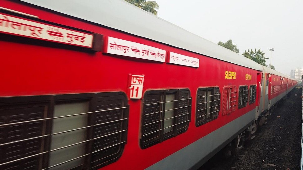 mla Kishor Jorgewar Theft of 2 expensive mobiles in siddheshwar Express ...