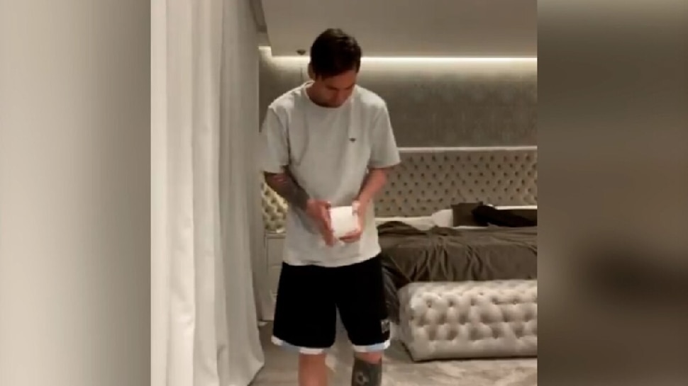 Happy Birthday Messi lionel Messi got stuck in the toilet before the ...