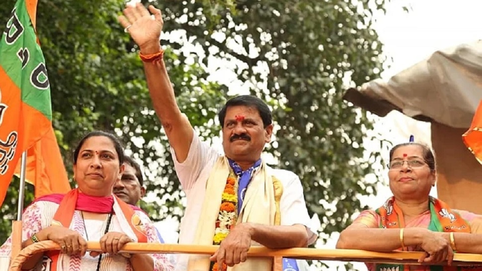 Shiv Sena branch chief and three women branch organizers resign in ...