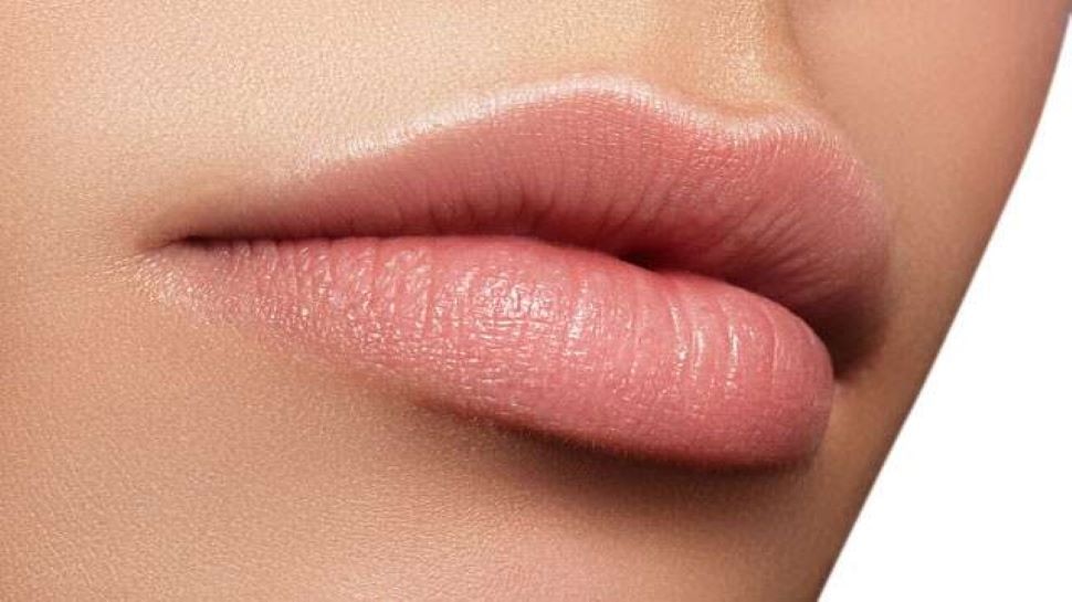 health care tips never do these mistakes with your lips or else they ...