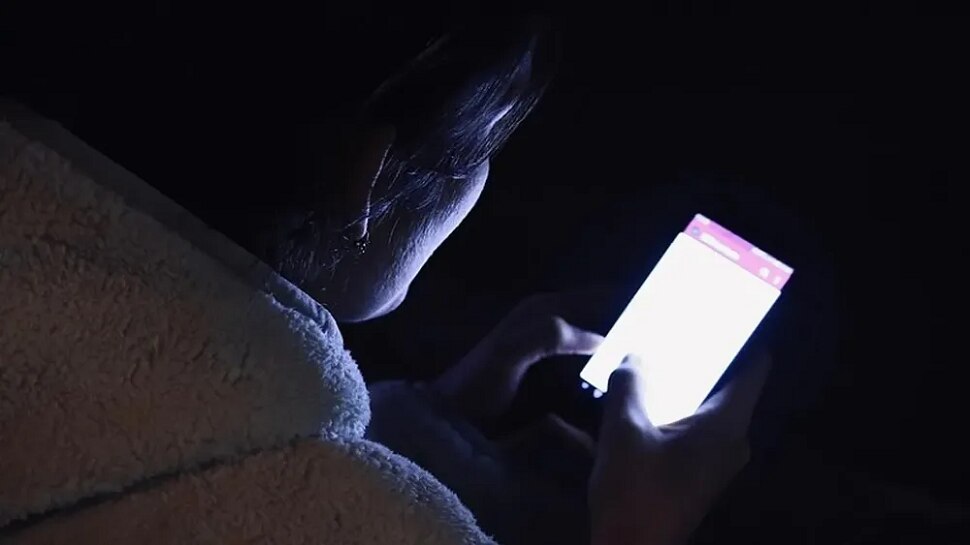 if-your-using-phone-at-night-with-very-low-light-then-your-doing