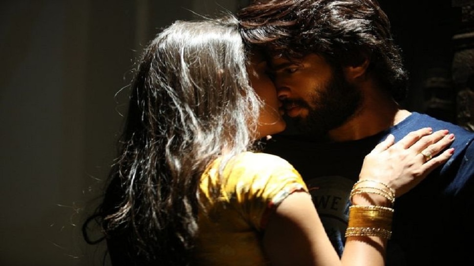 South Actor Vijay Deverakonda Have Sex In A Car Reveals In Koffee With