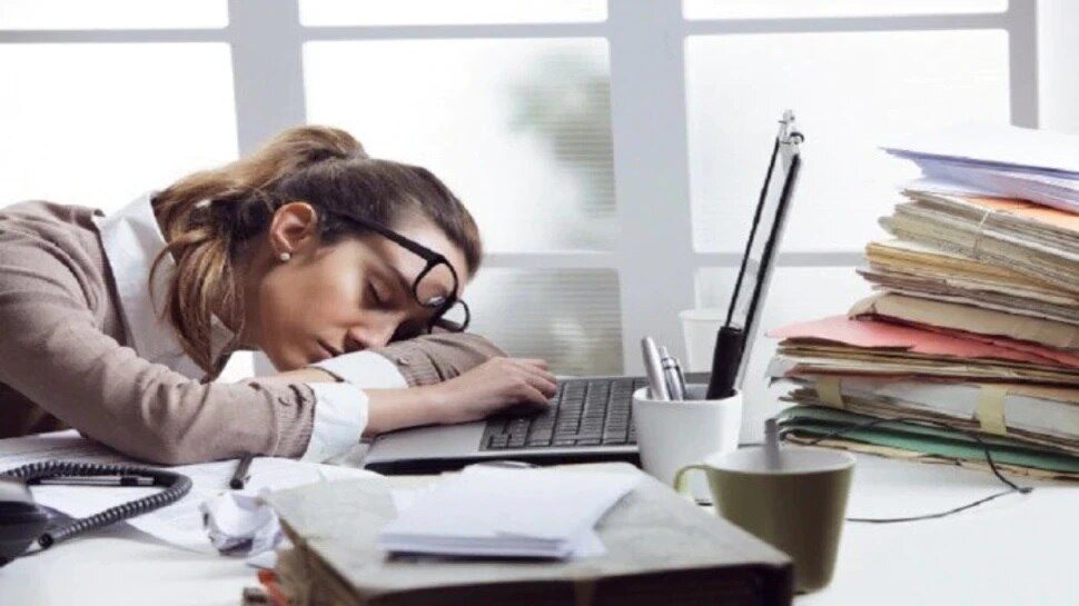 After lunch Working In Office Is boring Follow These Tips