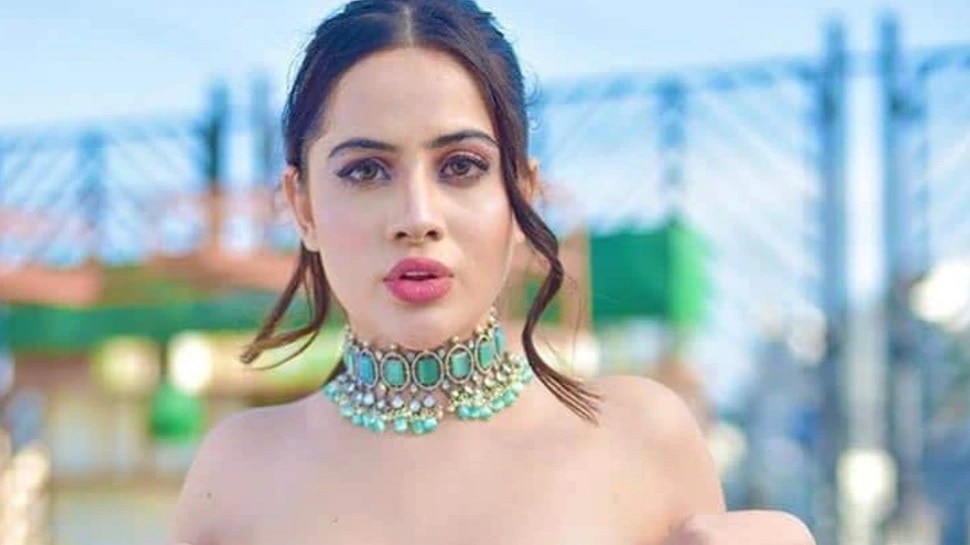 urfi javed shares her new video wears dress made of stone