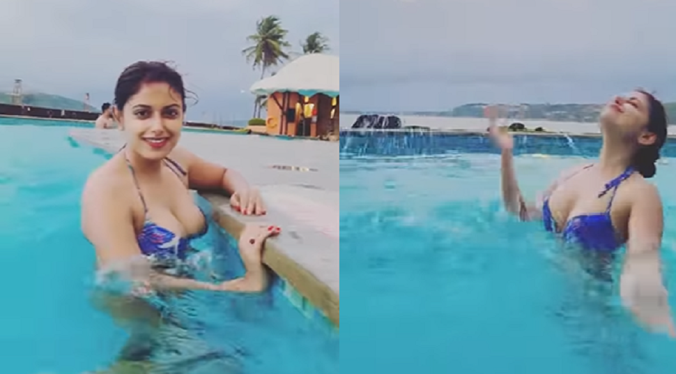 Bold Web Series Star Sneha Paul Share Hot Pool Video
