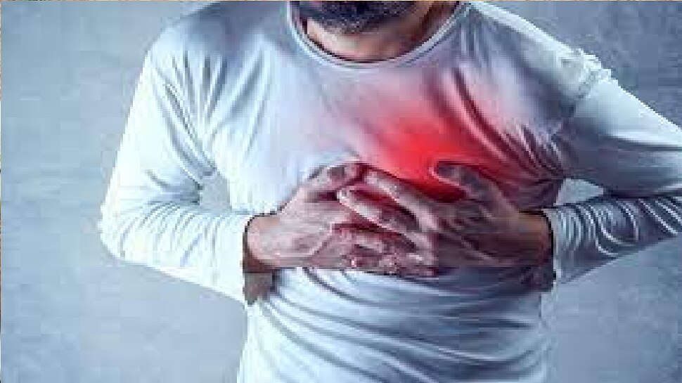 young man has a heart attack while swimming in malegoan Video goes viral