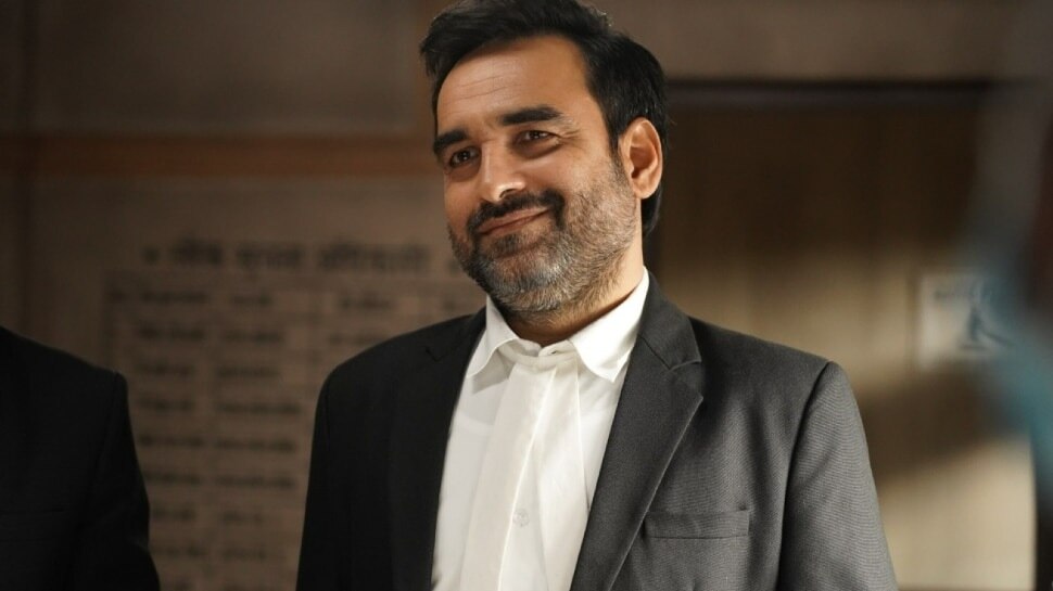 pankaj-tripathi-birthday-special-when-actor-stole-chappals-of-manoj ...