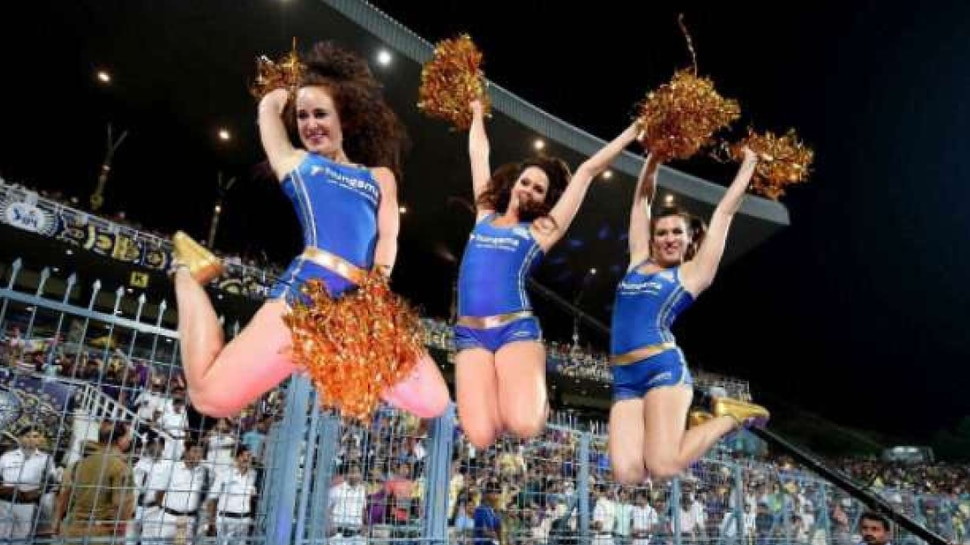 quinton de kock and cheerleader sasha hurly love story first meeet in ...