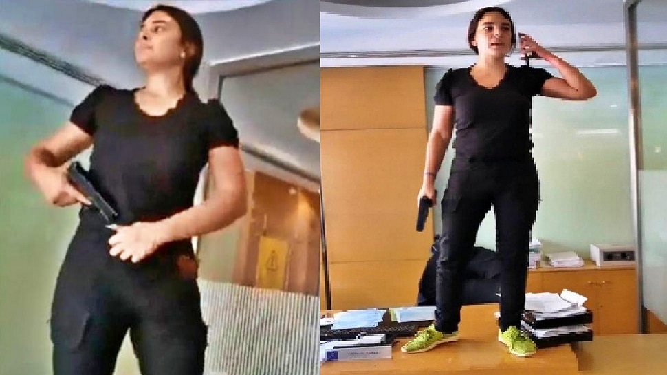 trending news girl robbed bank with toy gun with rs 10 lakh video viral