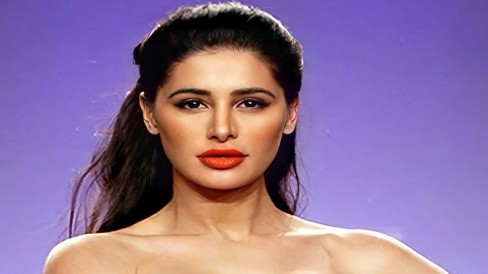 bollywood actress nargis fakhri makes shocking statement says she was ...