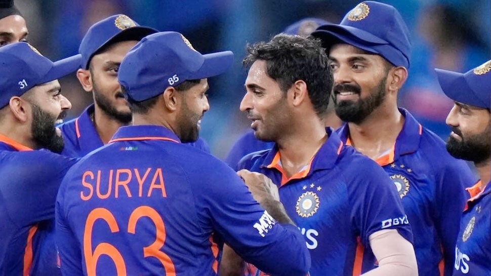 Team India Faster Bowler Mohammed Shami May Give Chance In Main Squad 