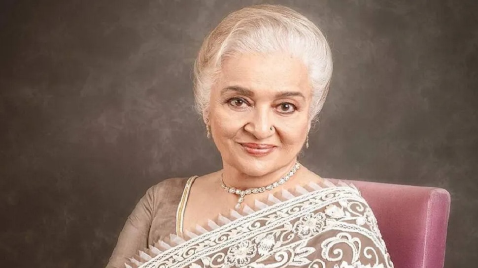 Asha Parikh honored with Dadasaheb Phalke Award