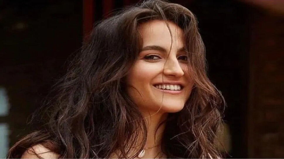 Actress Elli Avram revealed that she was confused about doing Goodbye