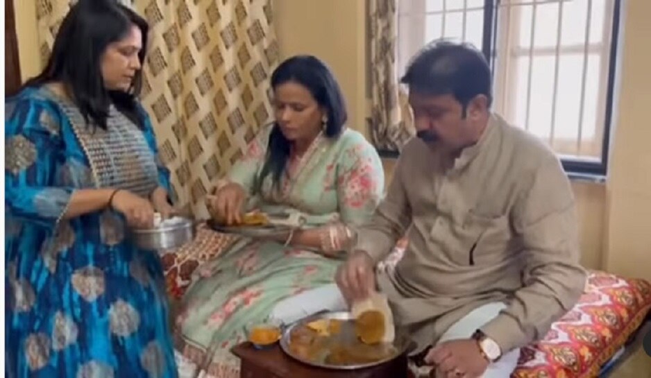 Diwali 2022: Bjp leader Prasad lad diwali celebration at his childhood ...