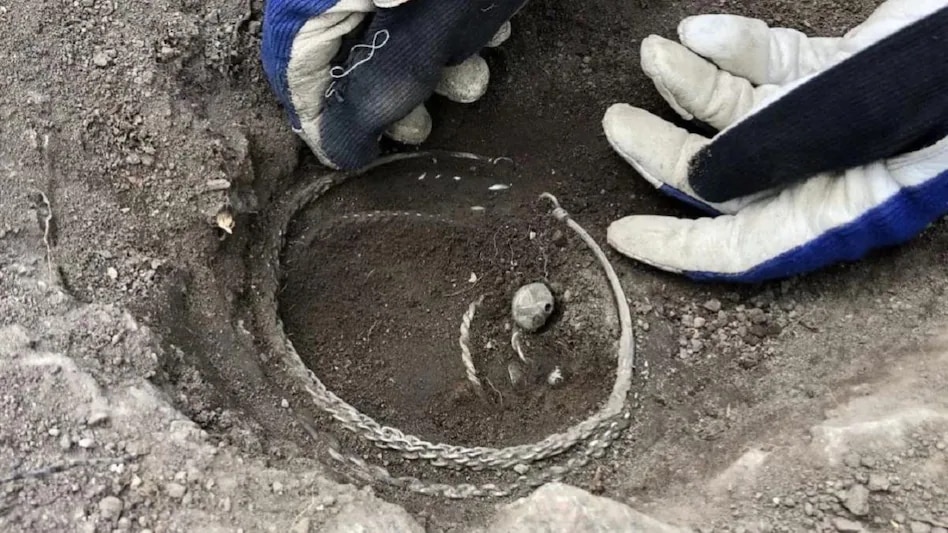 archaeologists found silver treasure in sweden during excavation