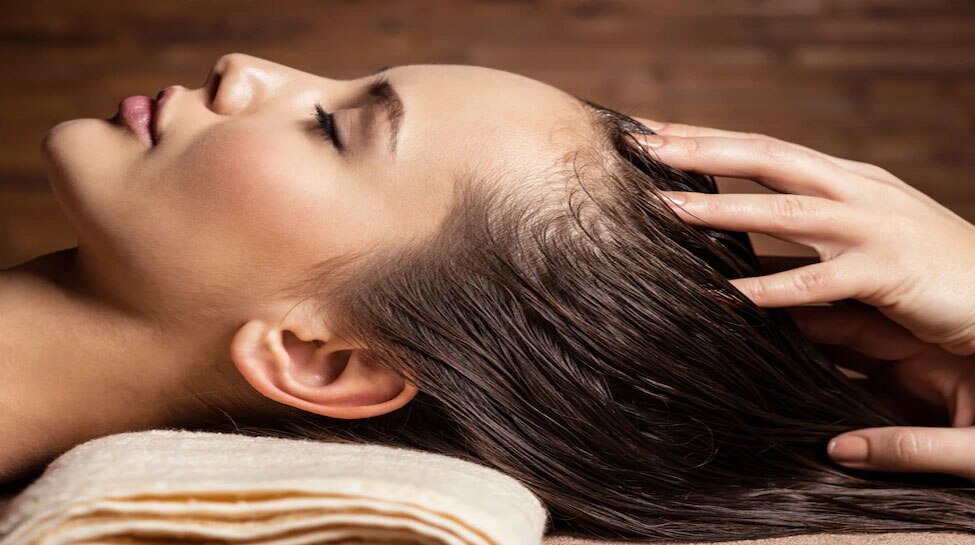 how-to-stop-hair-fall-while-hair-oiling-tips sc