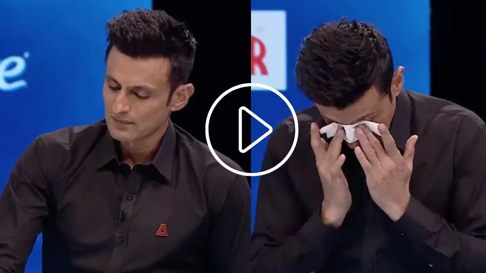 shoaib malik crying emotional on live tv pakistan video gone viral watch