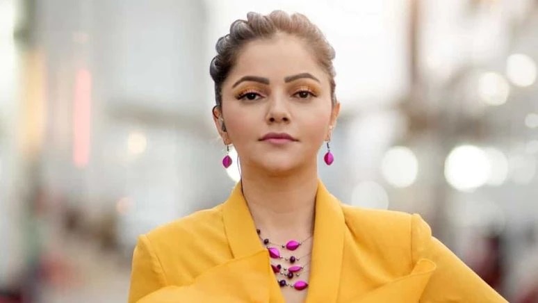rubina diailk faces oops moments while performing a dance at reality show Rubina Dilaik झाली ...