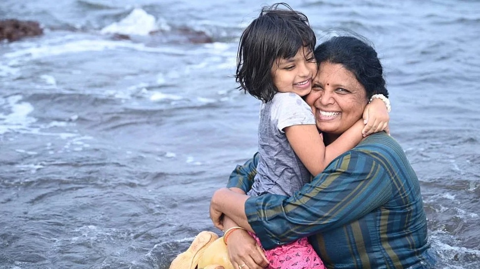 Sushma Andhare photo with her beloved daughter goes viral